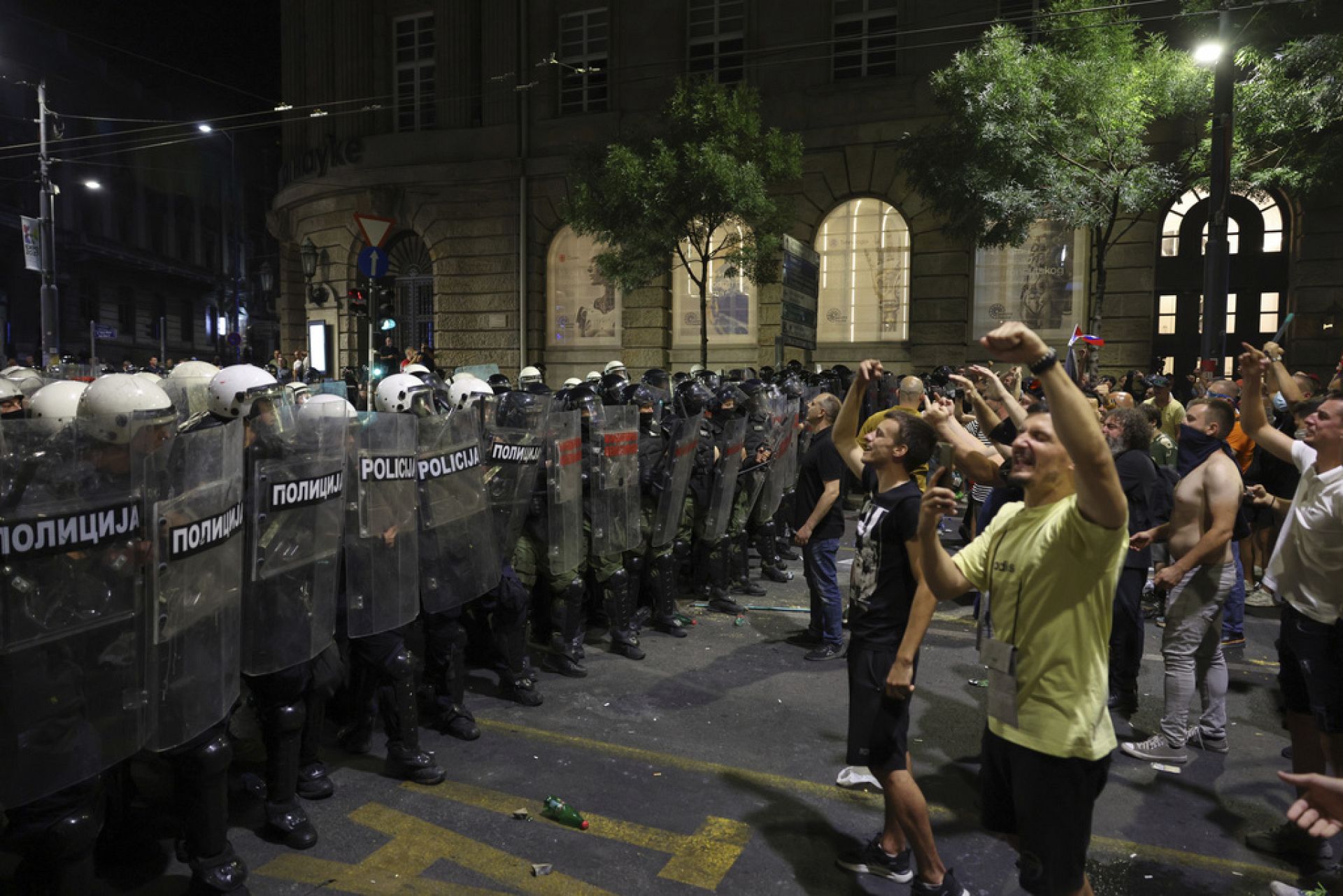 Thousands set up street blockades in Serbia after arrests of anti ...