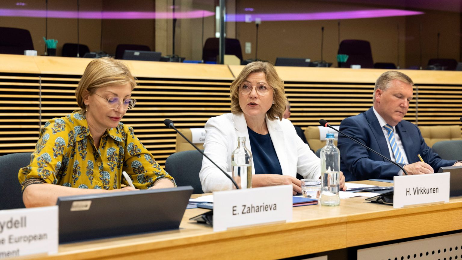 Bruxelas apoia iniciativa do Fórum Económico Mundial para combater ...