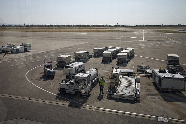 Bokep teraru long hair, enhanced with hair extensions it