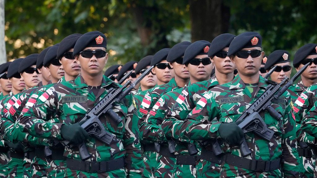 Video. Le forze indonesiane si preparano per la storica parata del 14 ...