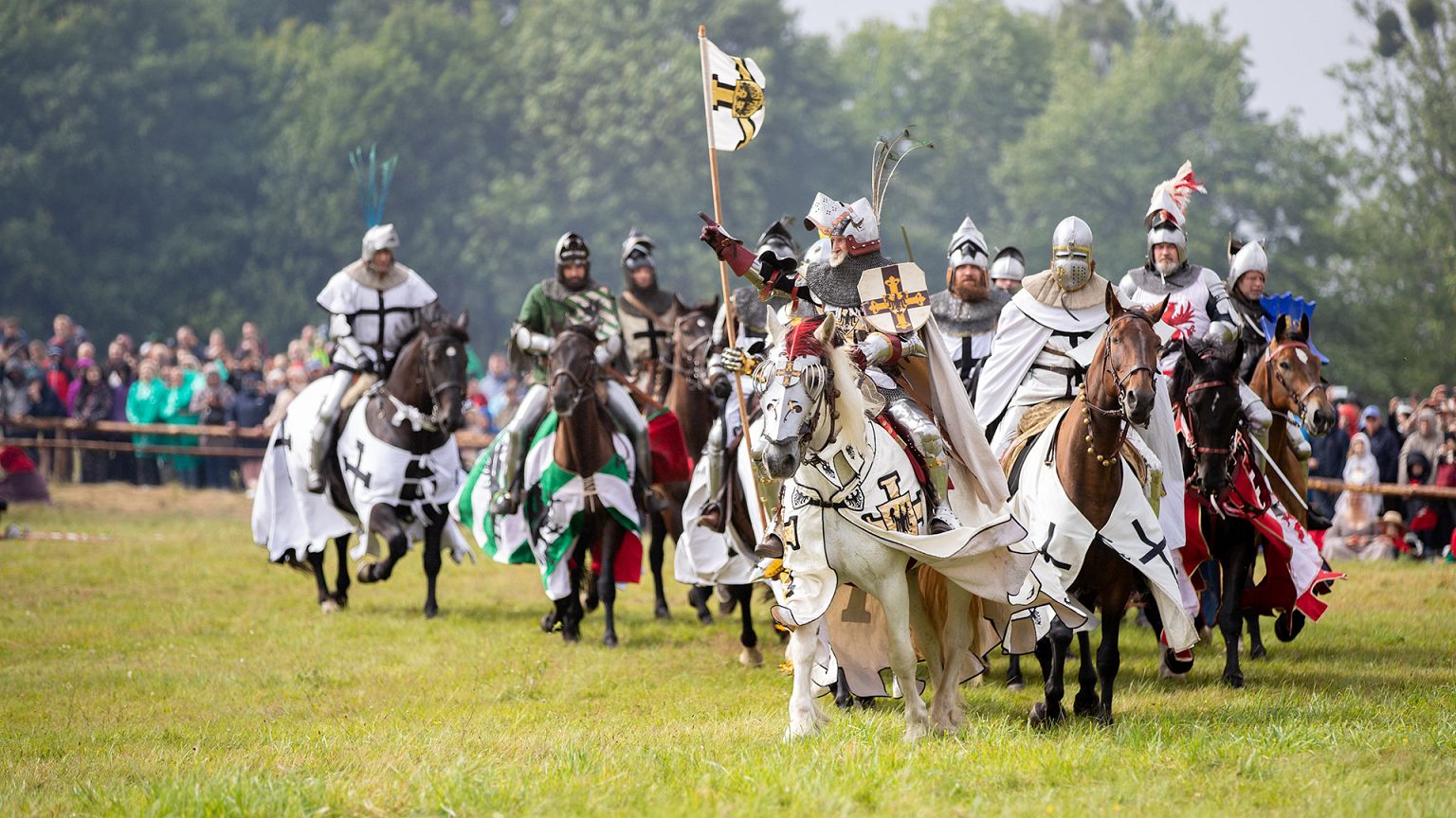 Grunwald revit : des milliers de spectateurs ont remonté le temps jusqu'à la grande bataille de ...