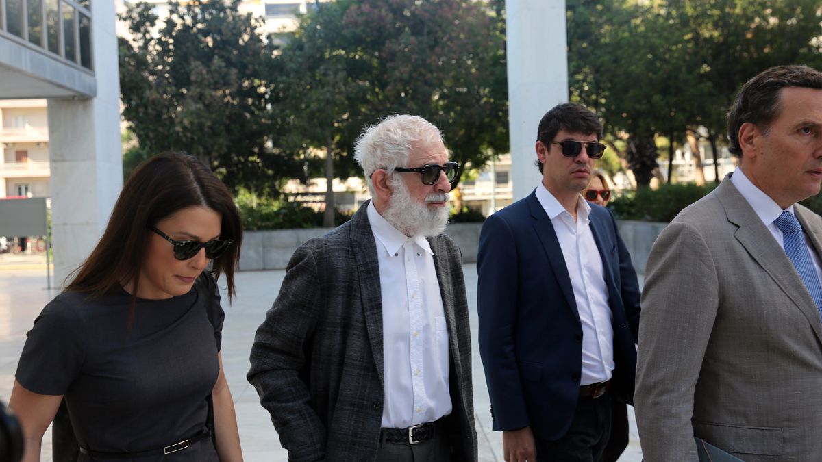 Ελλάδα: Ομόφωνα ένοχος ο Πέτρος Φιλιππίδης για δύο απόπειρες βιασμού ...