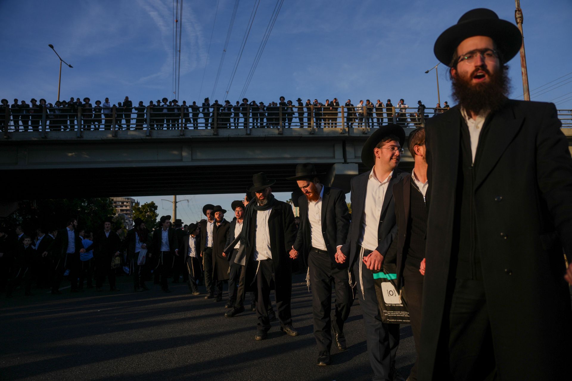Netanyahu coalition partner quits Israeli government leaving him with ...