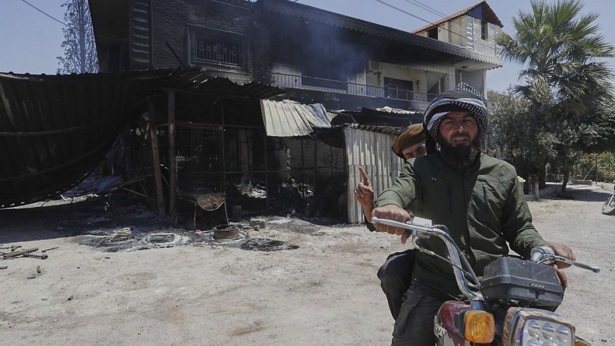Συρία: Αποσύρεται ο συριακός στρατός από τη Σουέιντα - «Εγγυητές της ...