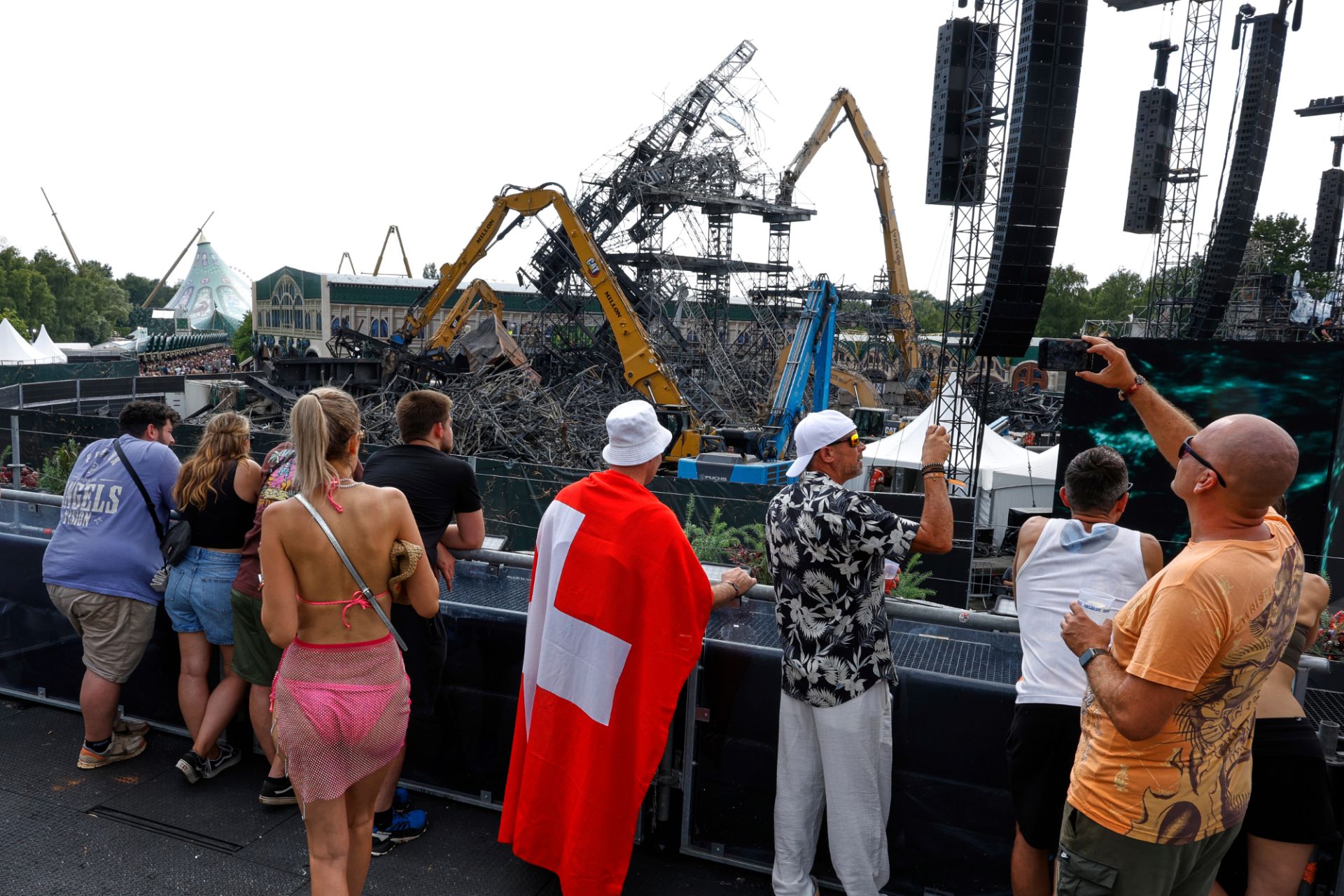 Tomorrowland resurge de sus cenizas tras el incendio que destruyó su escenario principal | Euronews