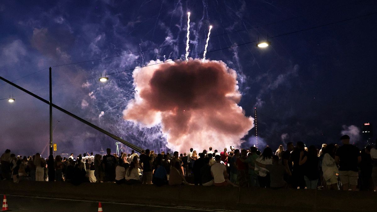 19 heridos tras la explosión de fuegos artificiales en la feria de ...