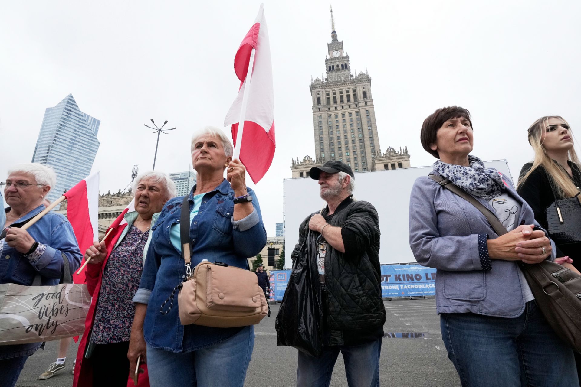 La extrema derecha de Polonia marcha contra la inmigración irregular en ...