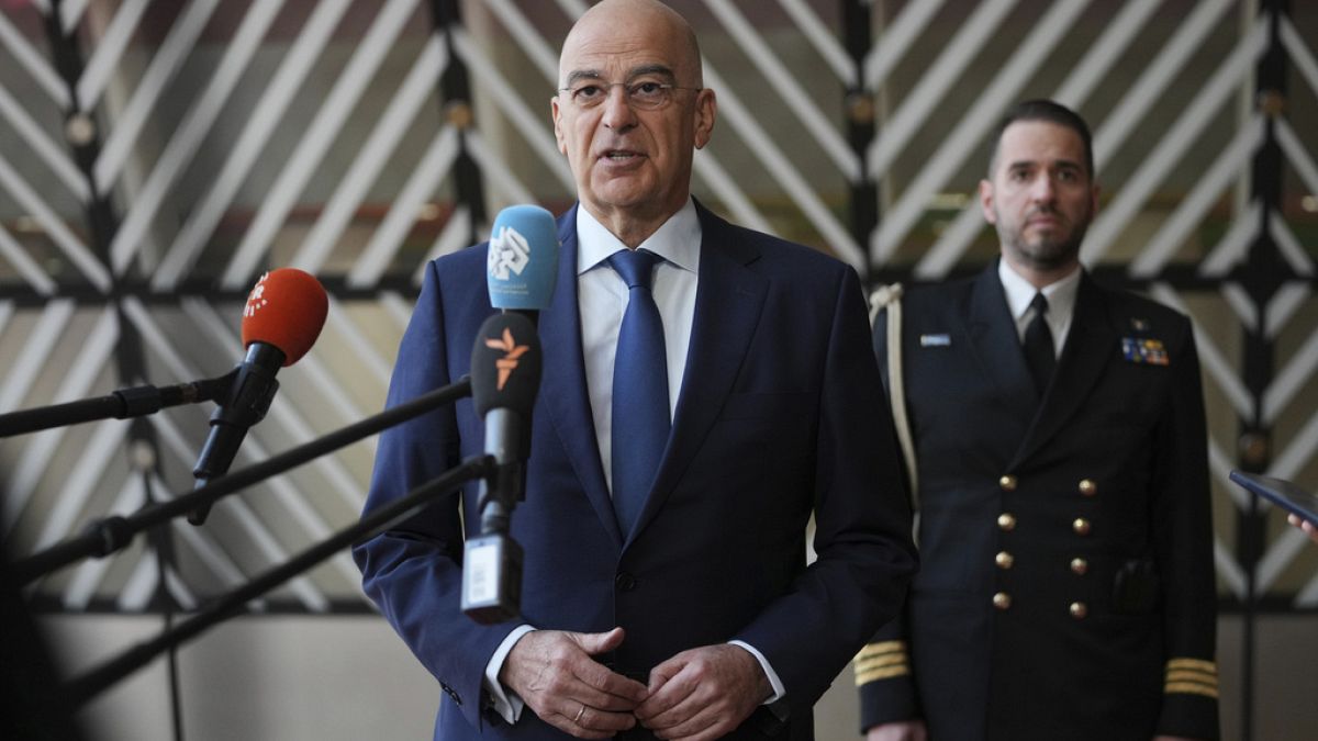 Υπουργείο Εθνικής Άμυνας: Τέλος η θητεία σε Αεροπορία και Ναυτικό ...