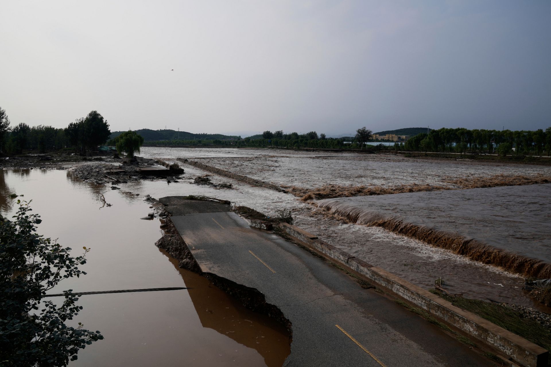 Inondations en Chine : au moins 30 morts et plus de 80 000 personnes ...