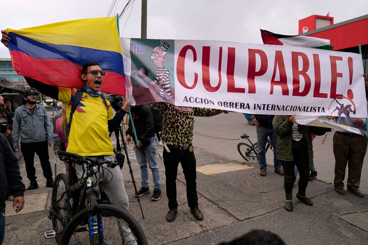 Colombia: ex presidente Uribe condannato in primo grado per corruzione ...