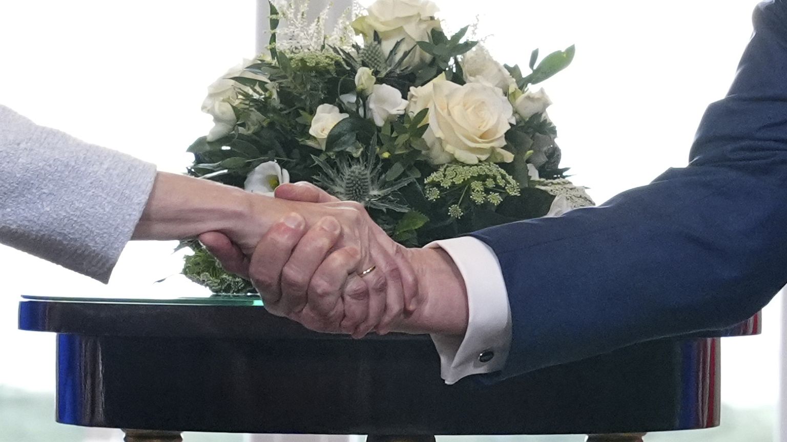 Komisja Europejska zawiesza działania odwetowe wobec amerykańskich ceł ...