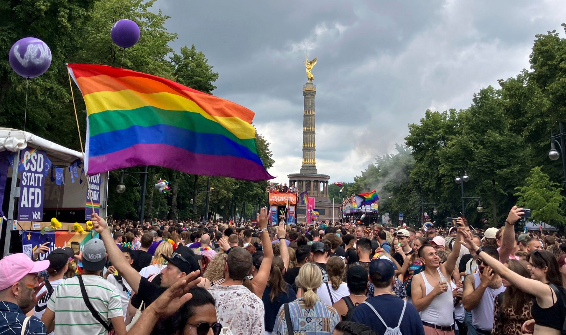 How a Berlin café’s neon sign welcoming the Queer community became a ...