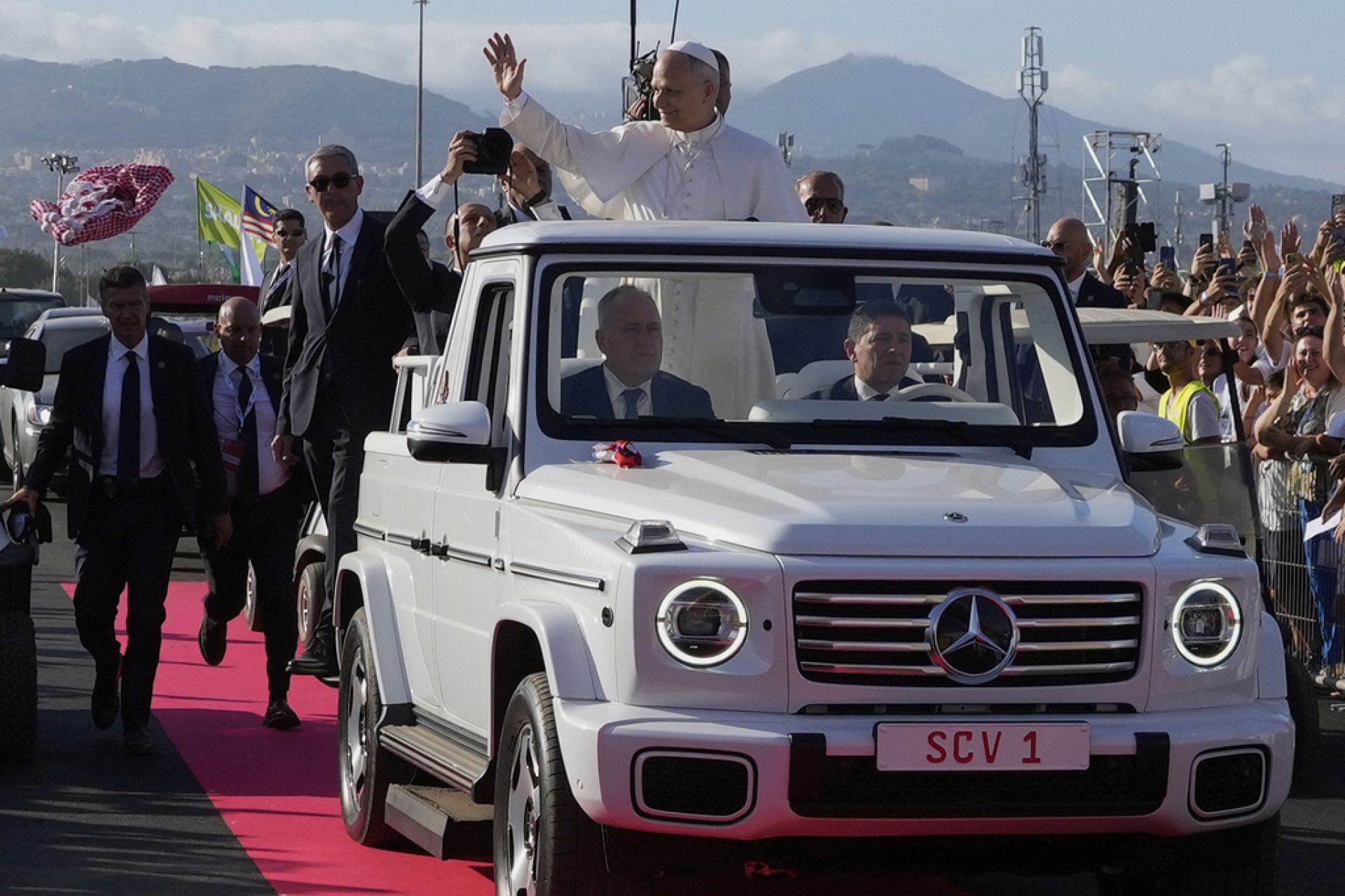 Papst Leo: "Wir sind mit den jungen Menschen in Gaza und der Ukraine", dann zitiert er ...