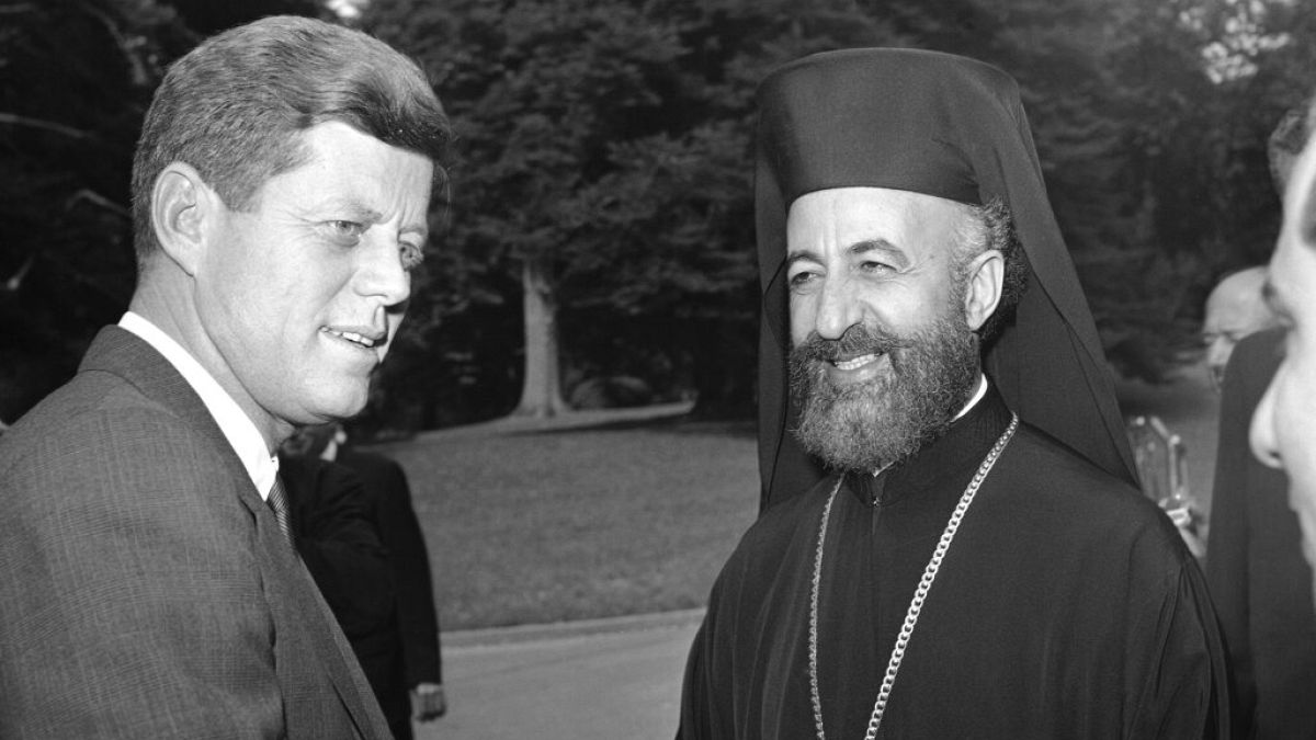 48 χρόνια από το θάνατο του Αρχιεπισκόπου Μακαρίου-Τελέστηκε το ετήσιο ...