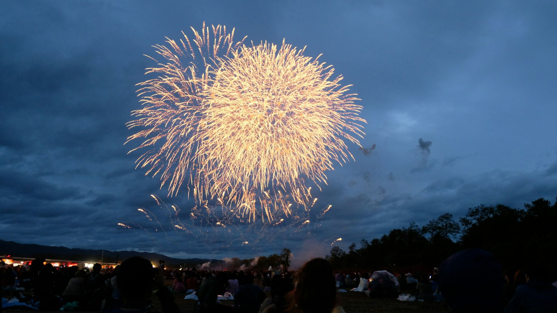 Travel by train in Japan to the most impressive fireworks festivals in ...