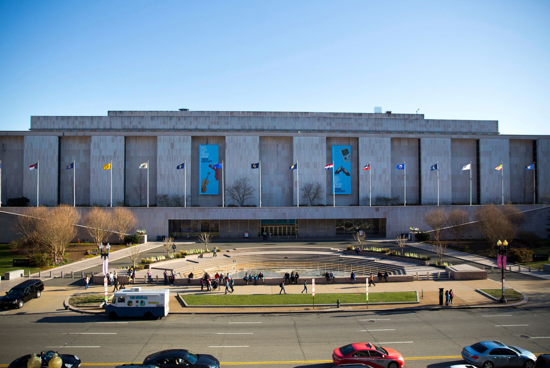White House orders review of Smithsonian museums to ensure they meet ...