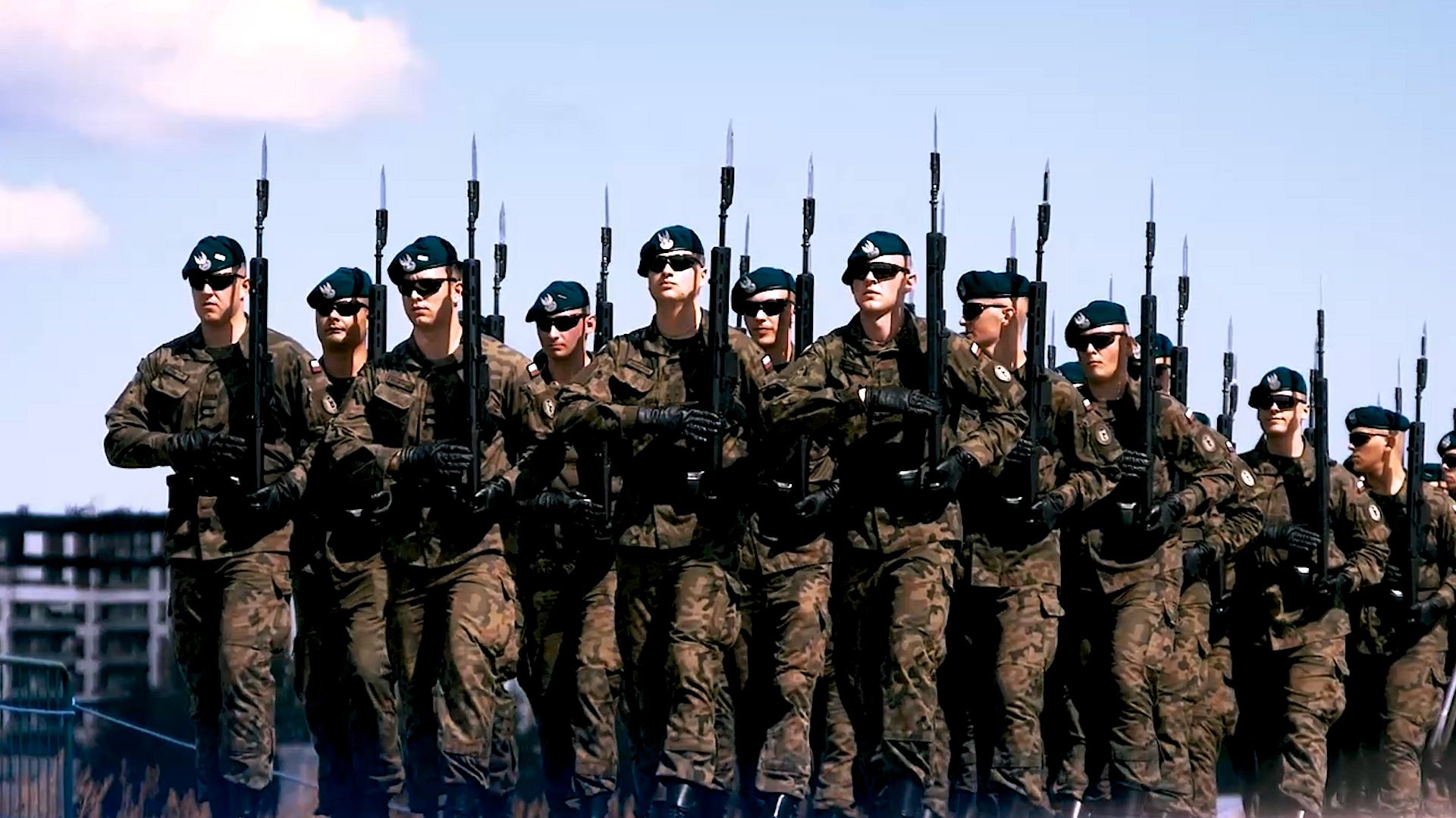 Dia do Exército Polaco 2025: desfile com forças da NATO e homenagem aos ...