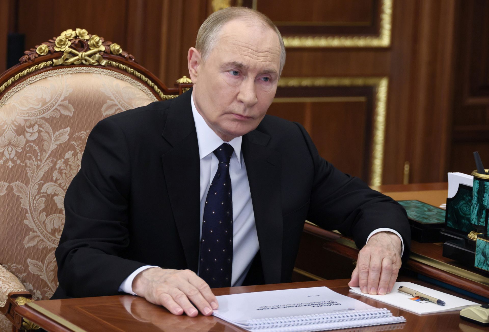 'Putin is bluffing,' Zelenskyy tells Trump as European leaders push for ...