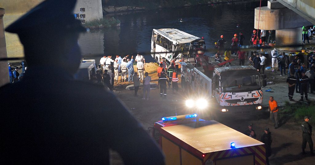 Algérie : au moins 18 morts dans un accident de bus près d'Alger | Africanews
