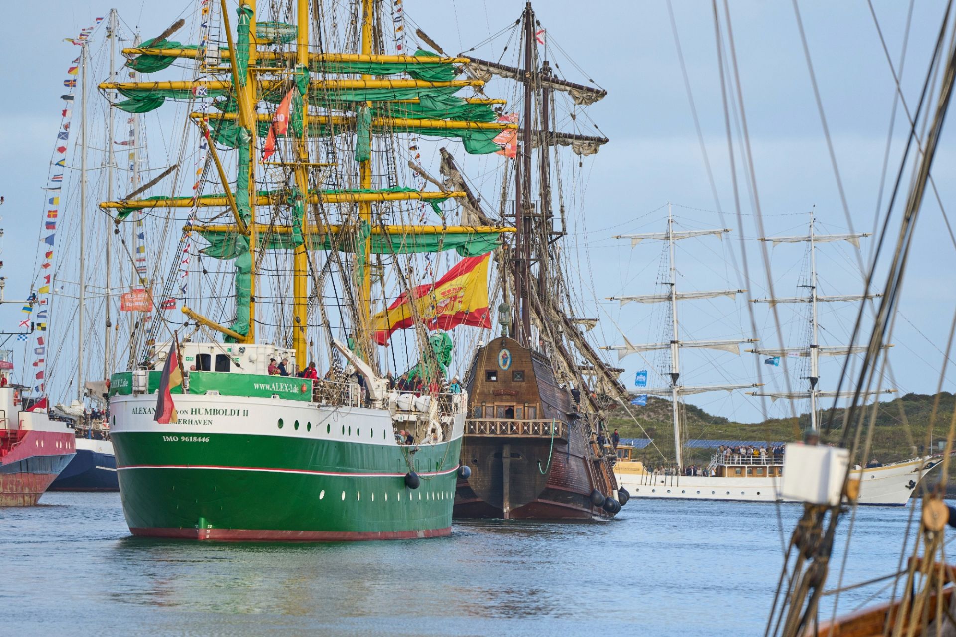 Historic tall ships arrive in Amsterdam for tenth edition of maritime ...