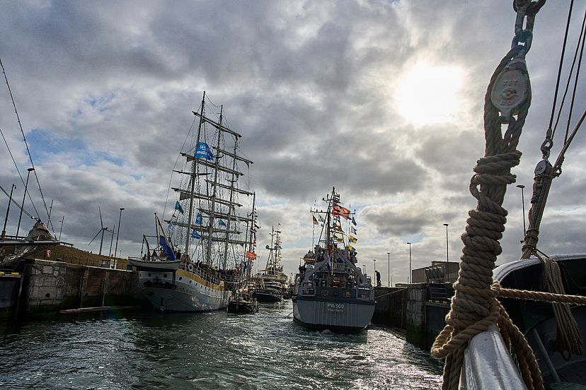Historic tall ships arrive in Amsterdam for tenth edition of maritime ...