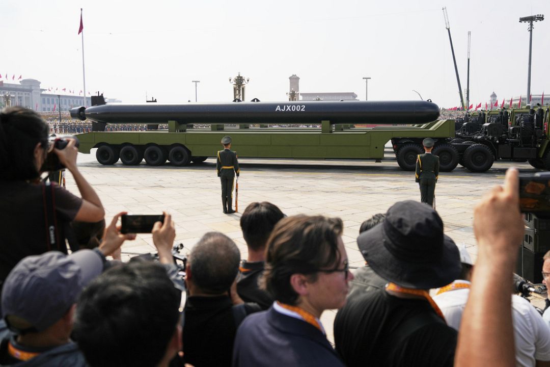China unveils new weapons at Victory Day military parade attended by ...