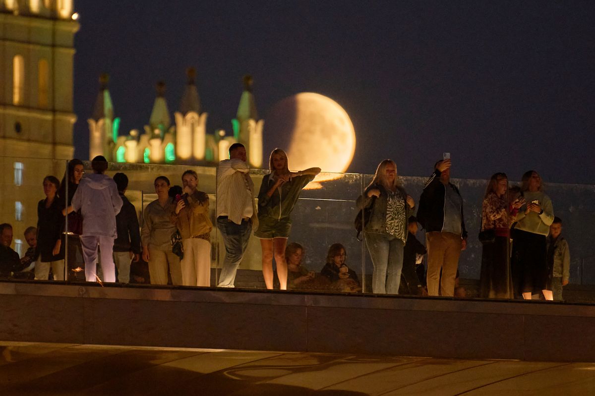 Blood Moon: the most beautiful images of the total lunar eclipse around ...