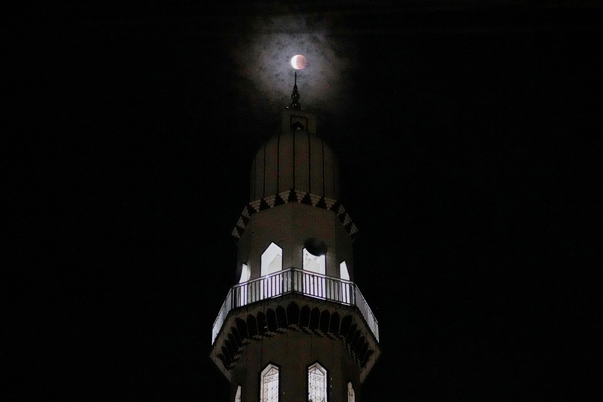 Lua de Sangue no céu noturno: as mais belas imagens do eclipse lunar ...