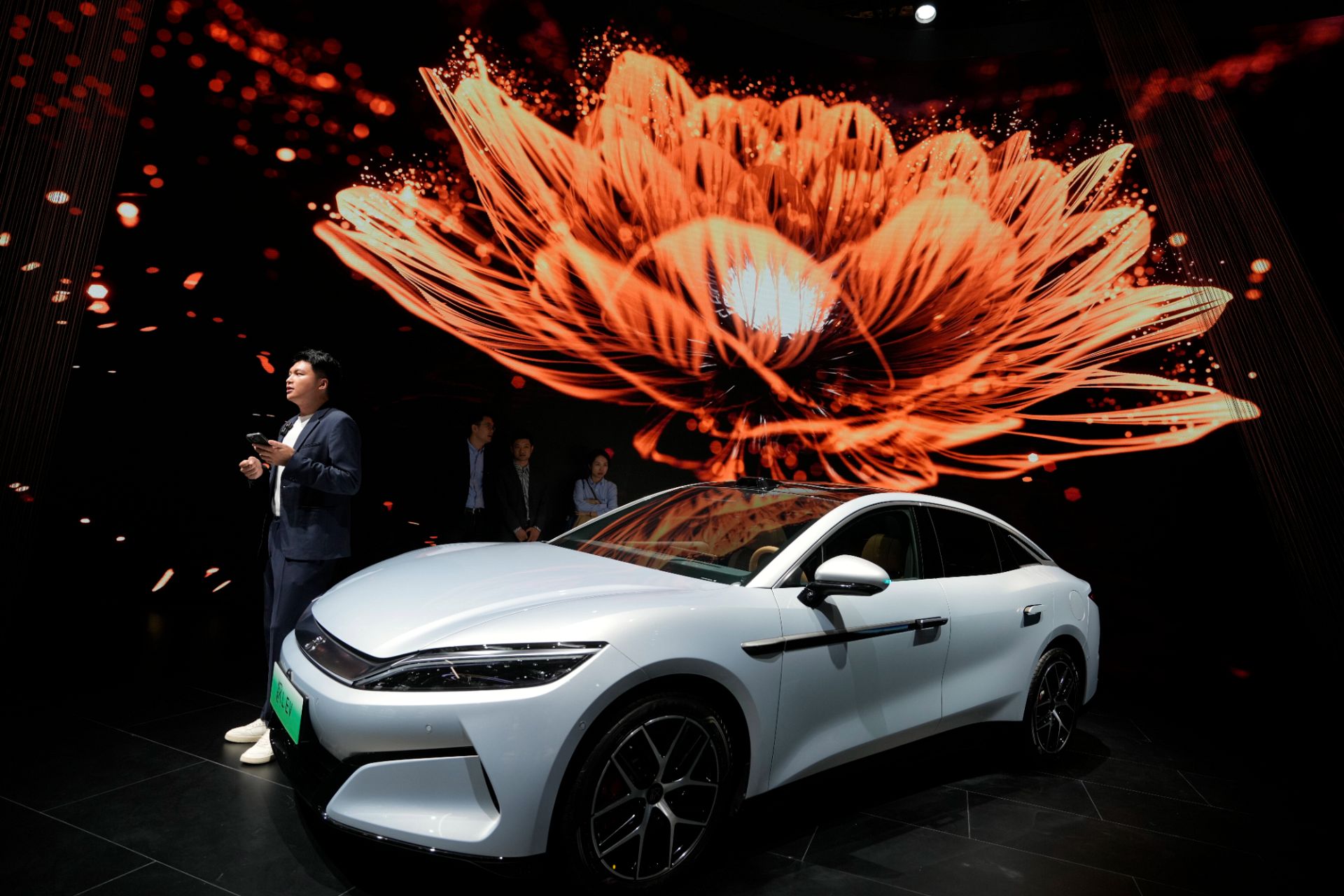 Germany's automotive industry in crisis: Politics are to blame, says ...