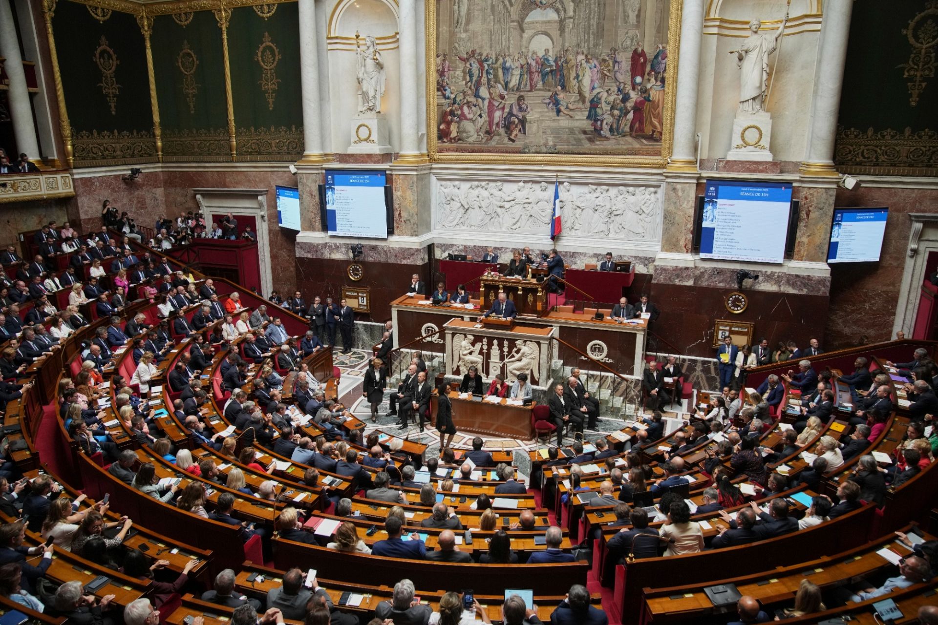 Against the wall: France's president increasingly isolated as political ...