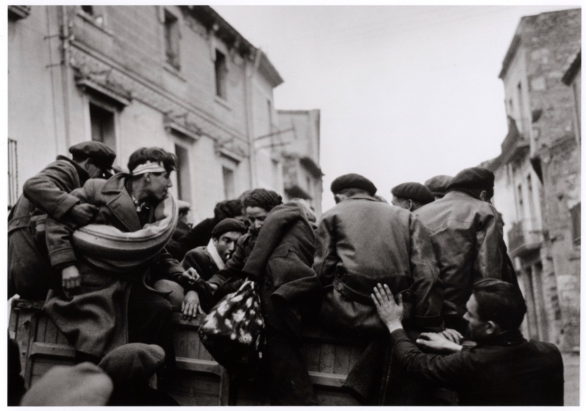 Robert Capa in mostra a Istanbul: al Museo Ara Güler la fotografia che ...