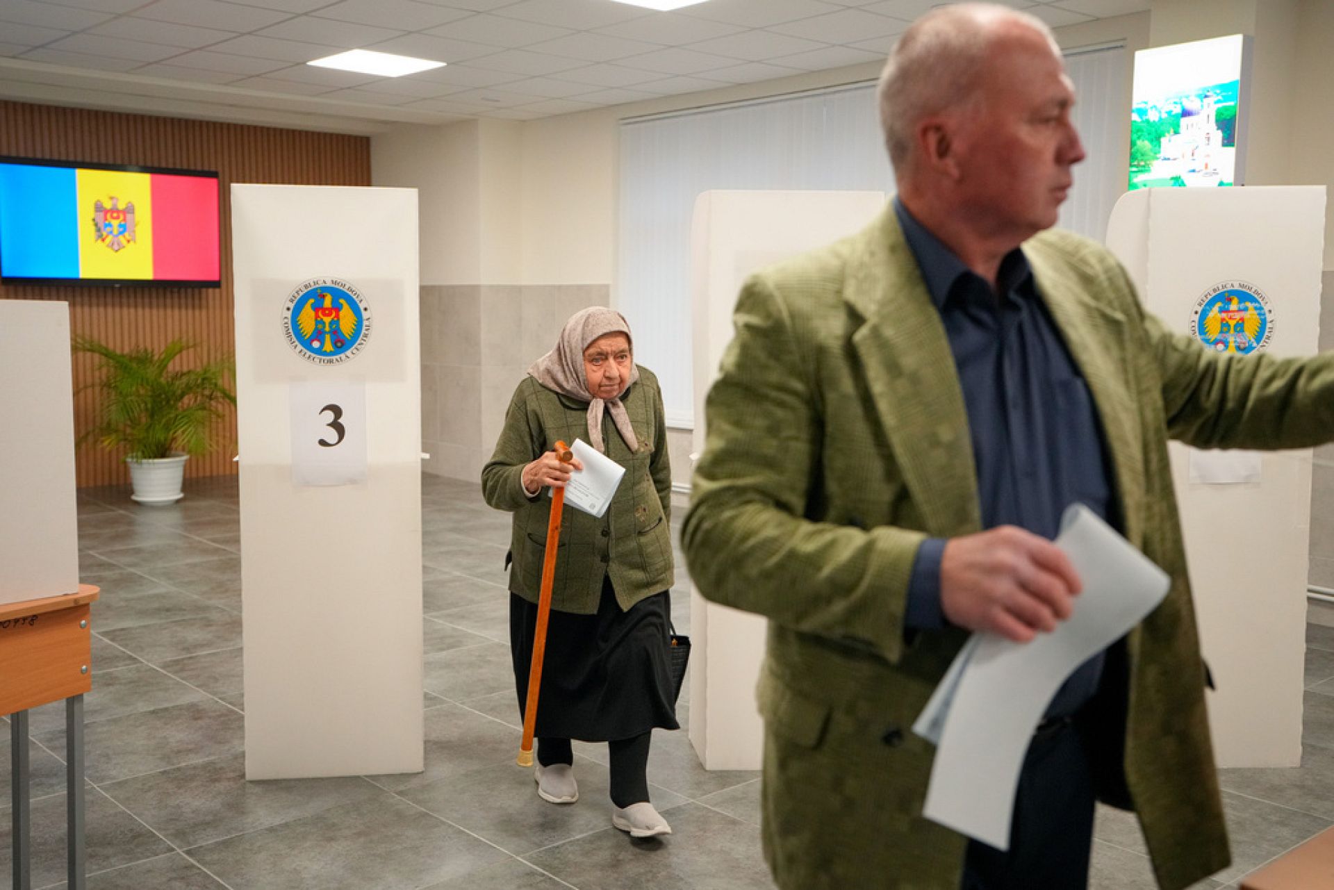 Polls open in Moldova in a tense parliamentary election plagued with ...