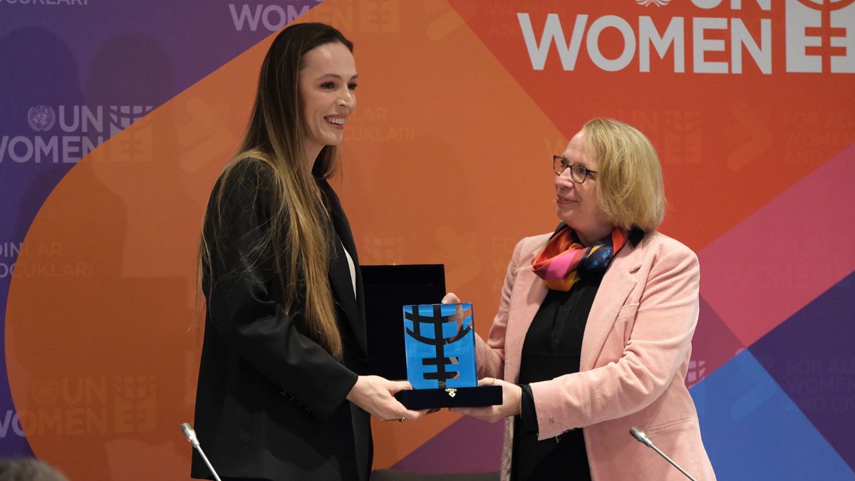 A Milli Kadın Voleybol Takımı kaptanı Eda Erdem, UN Women’ın yeni İyi ...