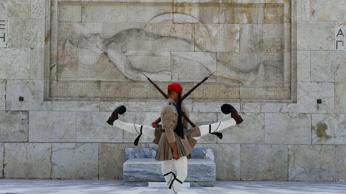 Στο υπουργείο Άμυνας η προστασία του Άγνωστου Στρατιώτη - Αφορμή η ...