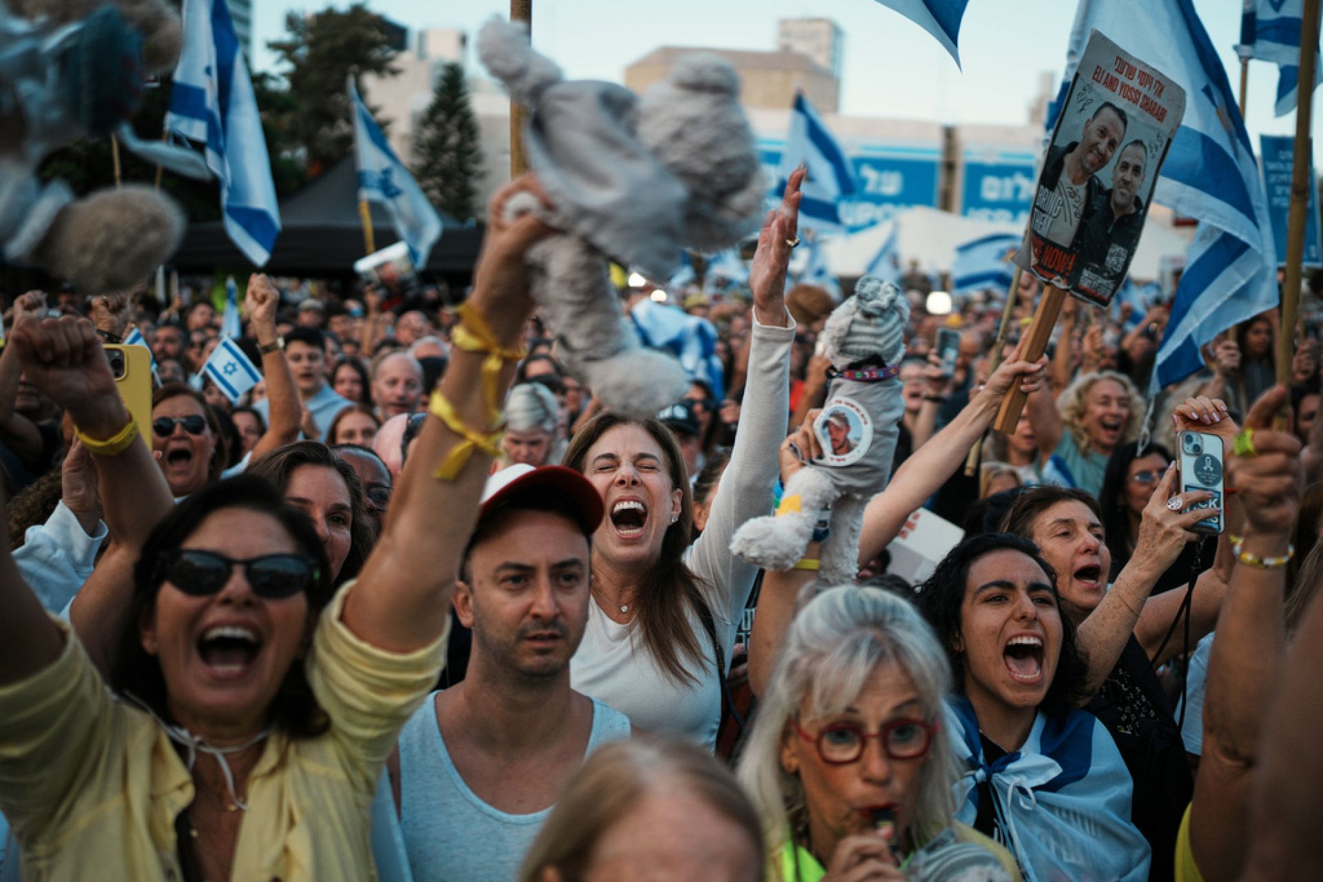 In pictures: Emotional scenes as Hamas releases all living Israeli ...