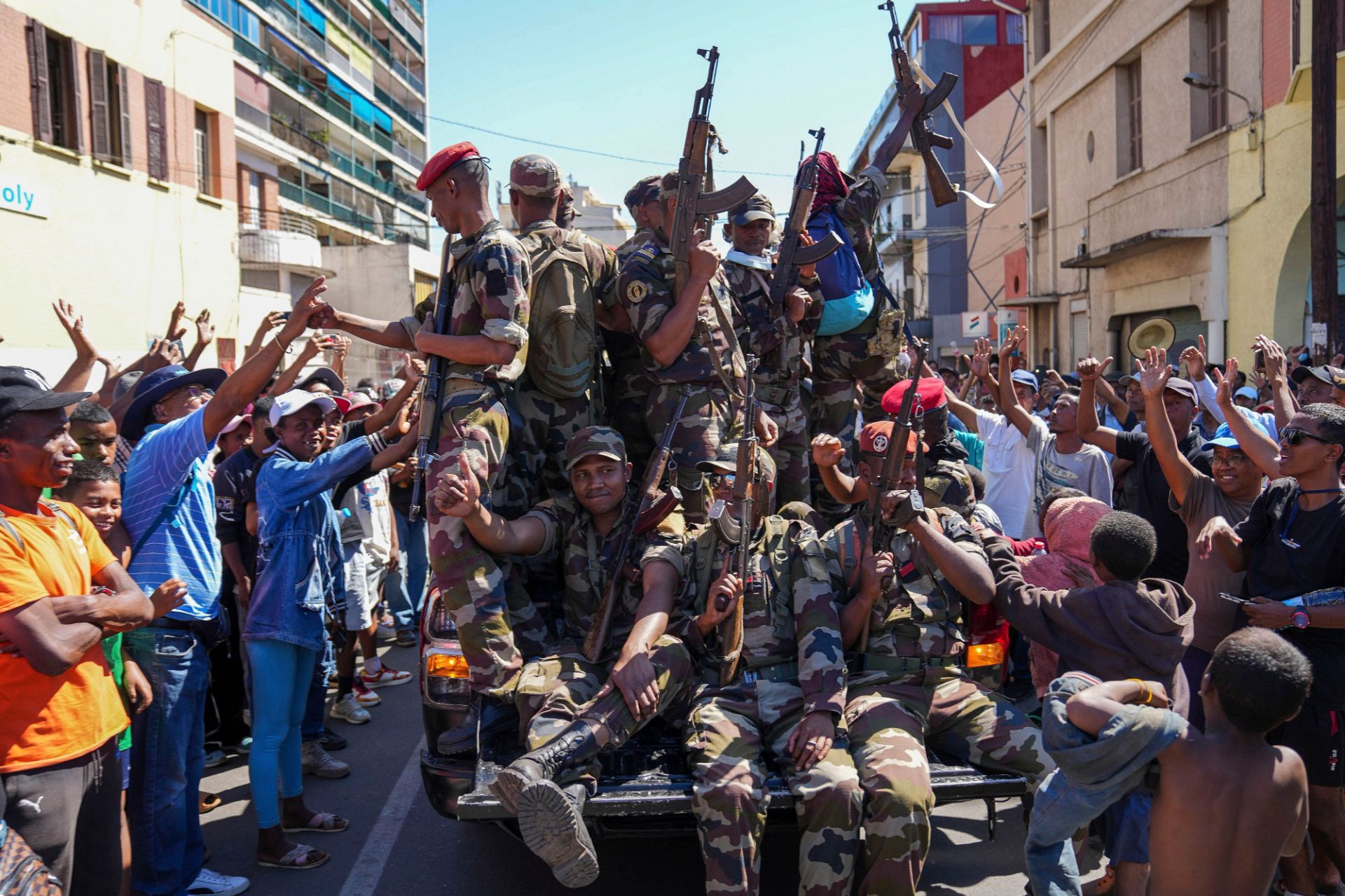 El presidente de Madagascar huye del país tras la rebelión de la ...
