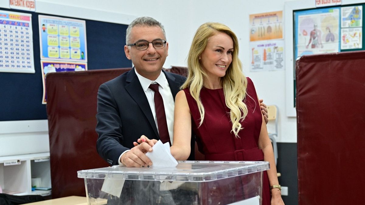 KKTC'nin yeni cumhurbaşkanı Tufan Erhürman kimdir, neyi savunuyor ...