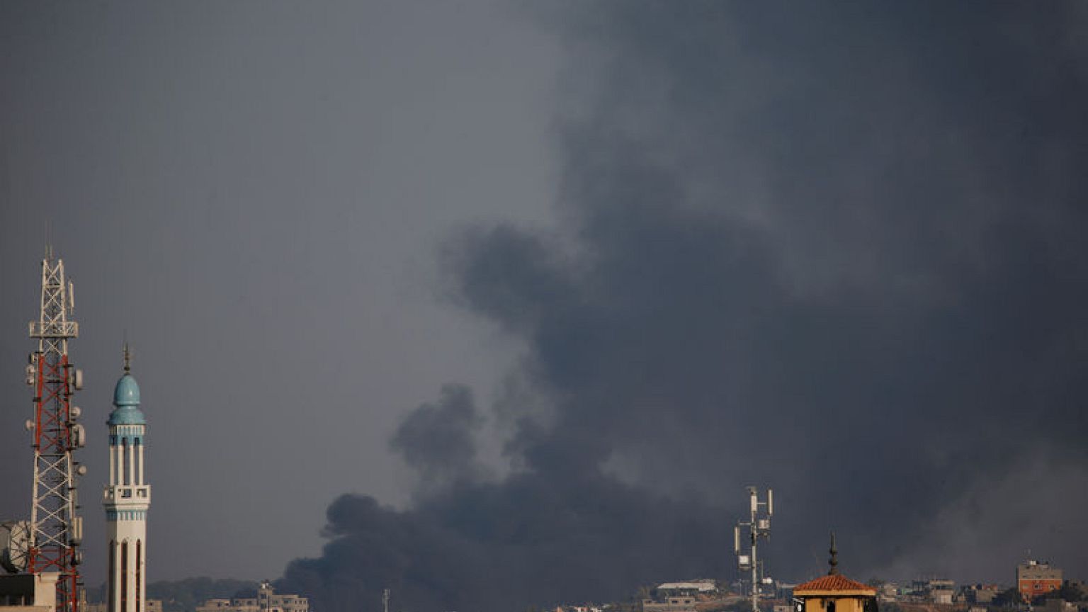 Red Cross sends surgeons, supplies to Gaza to treat wounded | Euronews