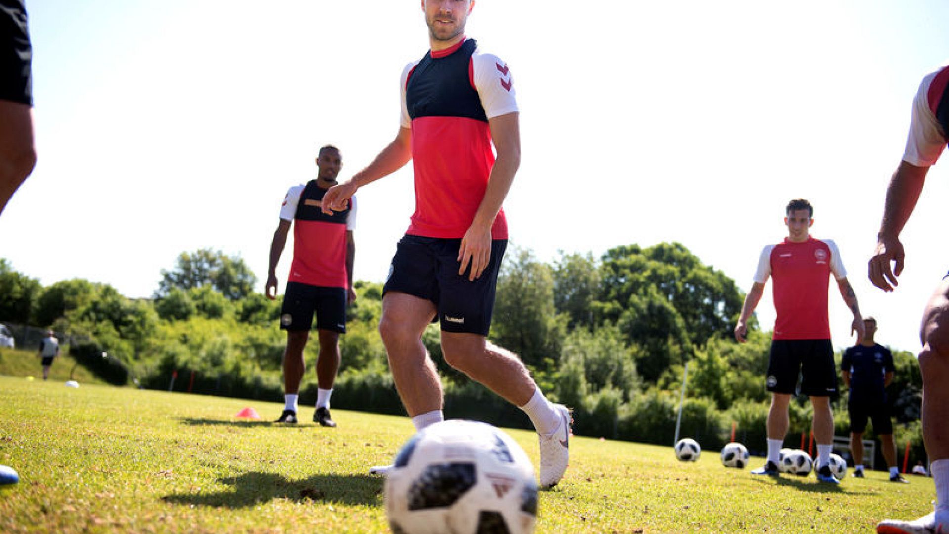 Dad-to-be Eriksen to miss Denmark's Sweden friendly | Euronews