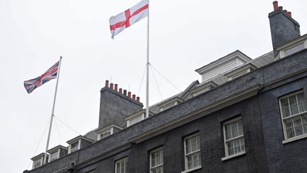 England flag flies above Number 10 Downing Street for World Cup | Euronews