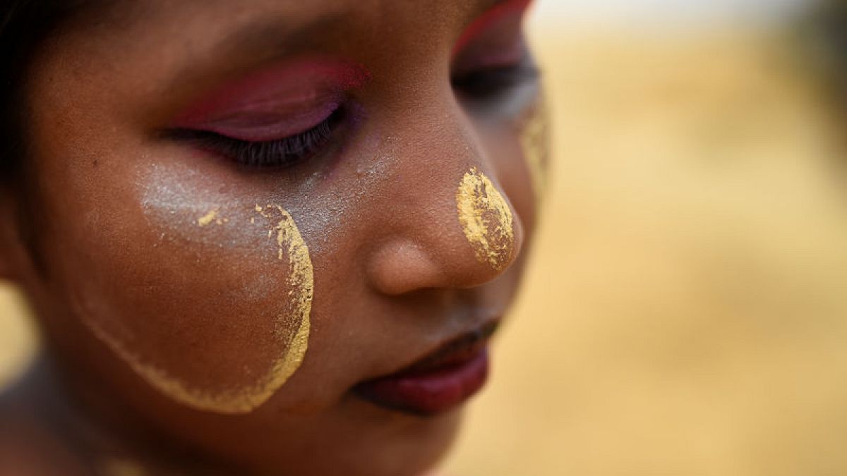 Wearing tradition, thanaka paste in a Rohingya camp | Euronews