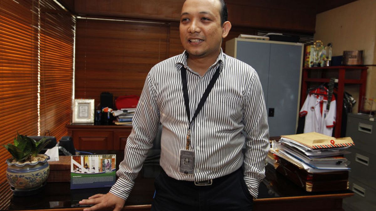 Indonesian graft buster probes acid attack on himself as police draw blank | Euronews