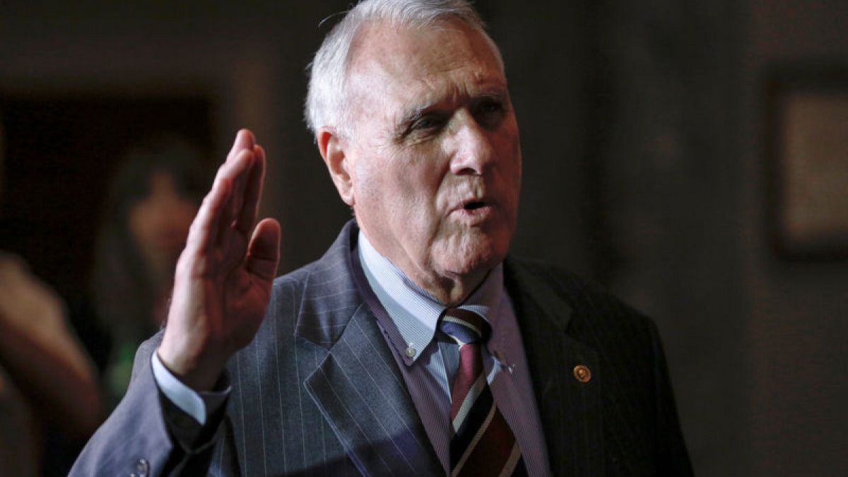 Jon Kyl sworn in as U.S. senator replacing McCain | Euronews