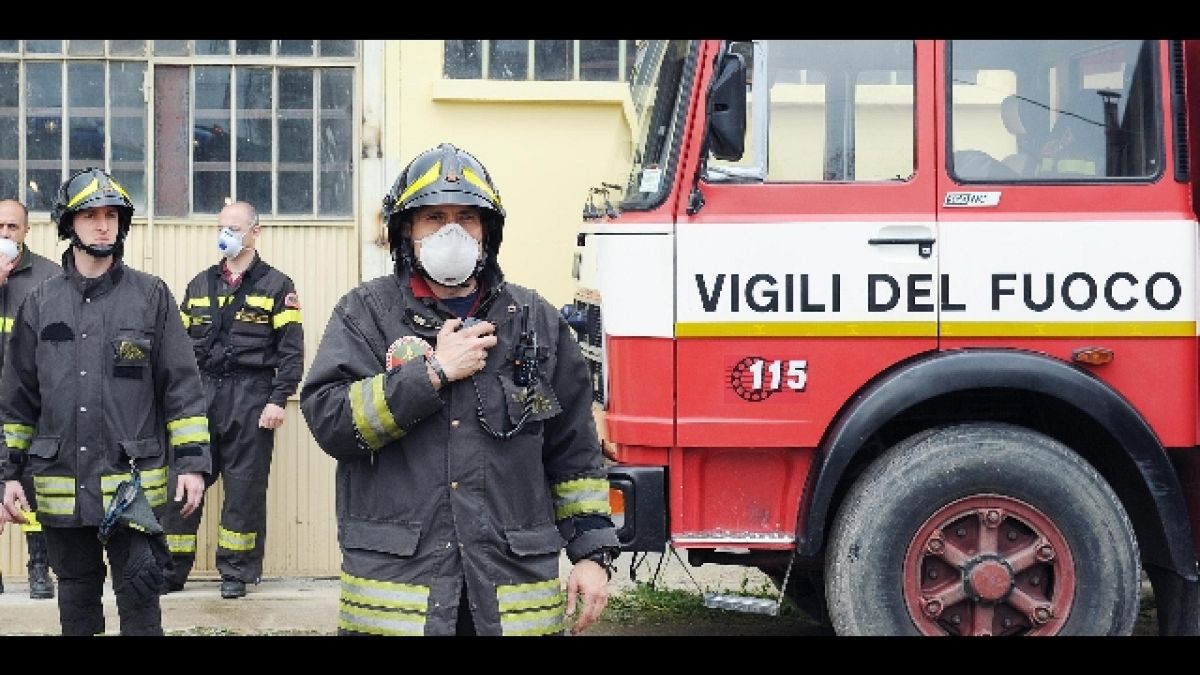 Spray urticante a scuola, 1500 evacuati | Euronews Spray urticante a scuola, 1500 evacuati | Euronews