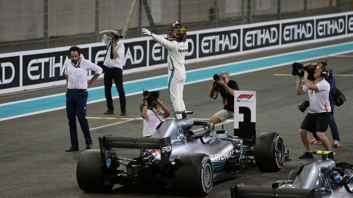 Hamilton on pole for final race of F1 season | Euronews