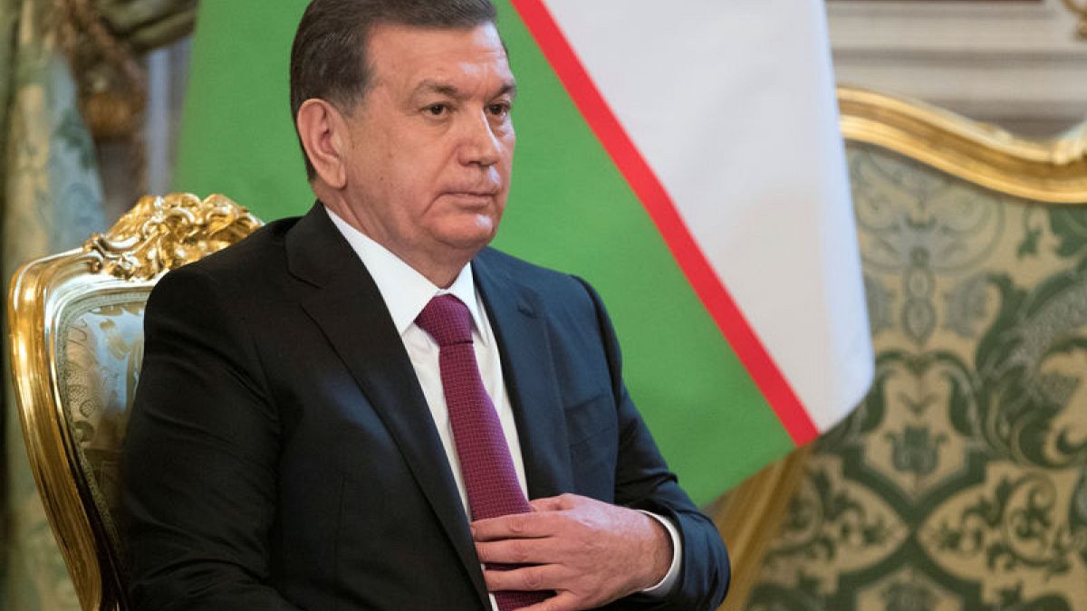 Cleric flees Uzbekistan after Muslim headscarf row | Euronews