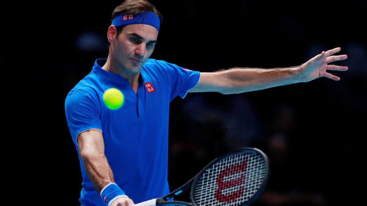Tennis-Federer emerges victorious in historic clash with Serena | Euronews