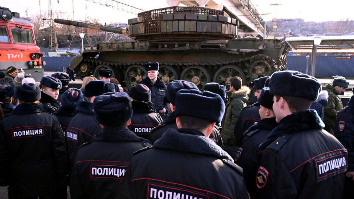 Russia's military shows off hardware seized in Syria | Euronews