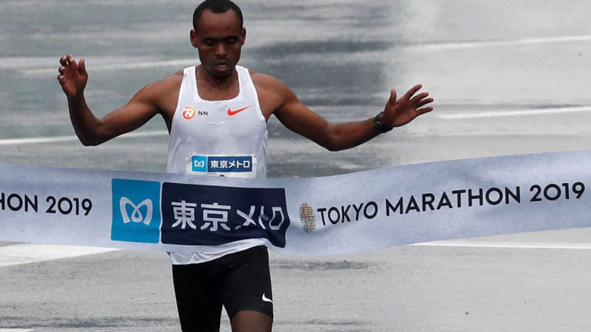 Ethiopian Legese wins rain-sodden Tokyo marathon | Euronews