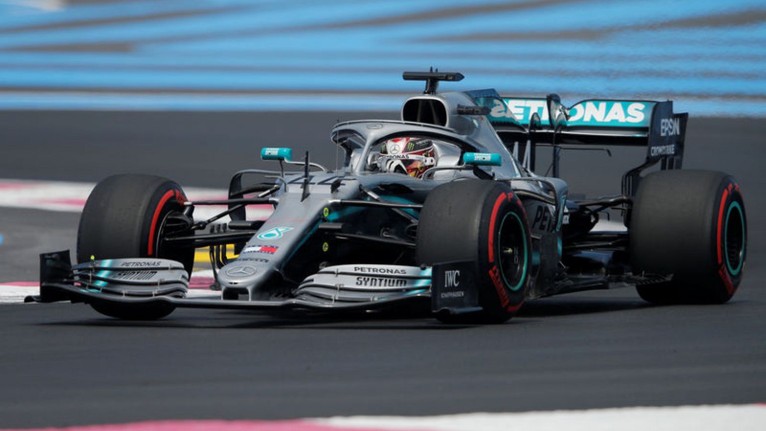 Hamilton fastest in first French GP practice | Euronews
